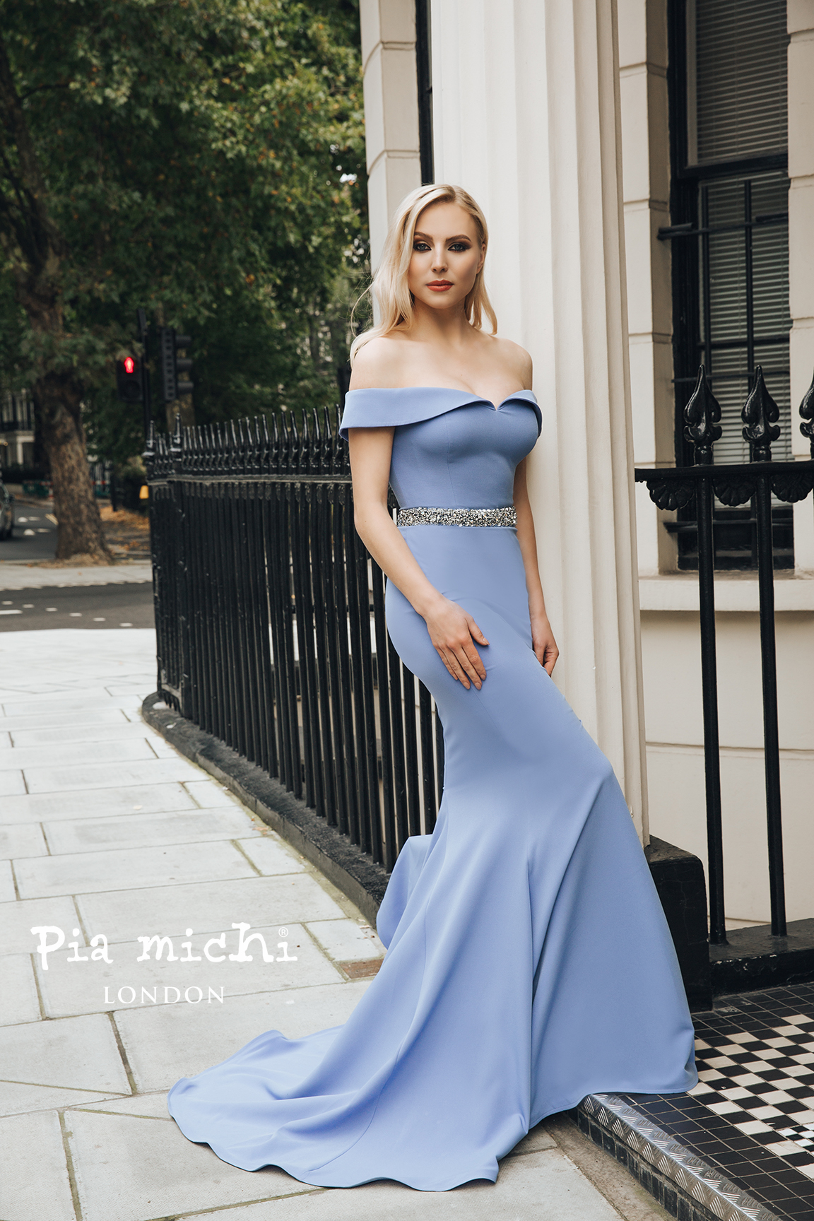 1860 – Pia Michi – Stefanie Jaynes – Prom & Evening Wear Supplier